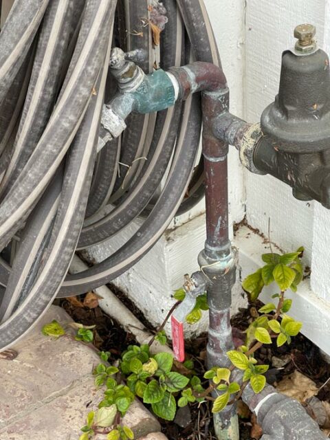 How To Turn Off Your Home's Main Water Shutoff Valve Safely | Make It ...